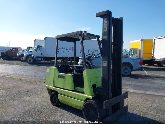 FORKLIFT, 1900 Clark Gcs-30s vehicle history