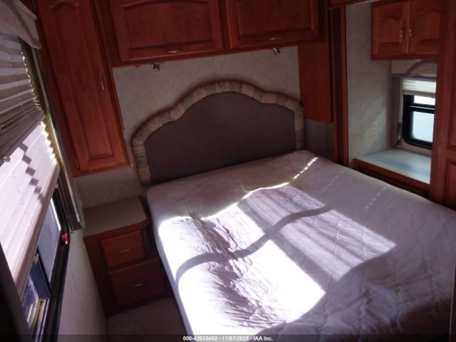 1RF21454972044935, 2007 Roadmaster Rail Raised Rail vehicle history