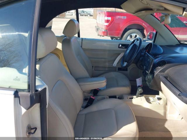 3VWRF31Y38M400183, 2008 Volkswagen New Beetle Se vehicle history